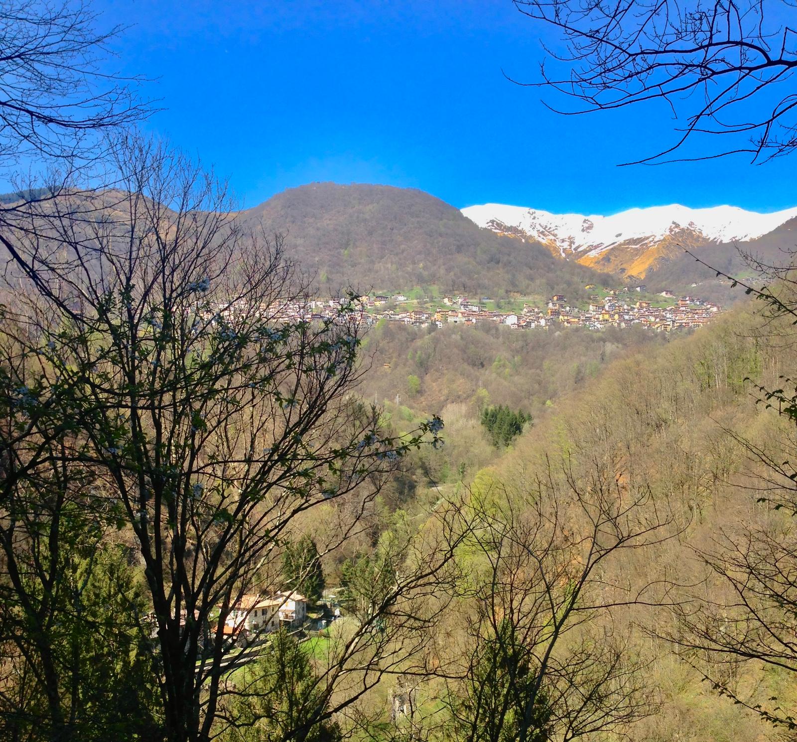 Via del Ferro tra Carlazzo e San Bartolomeo · Trekking Carla...
